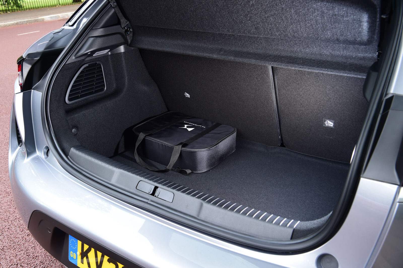 New DS3 E-Tense, price, range, charge, and other specifications - FutureEv